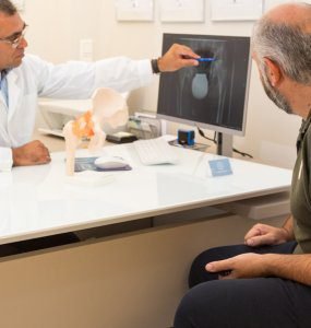 Πόνος στο Ισχίο - Συμπτώματα και Αντιμετώπιση - Σκαρδούτσος